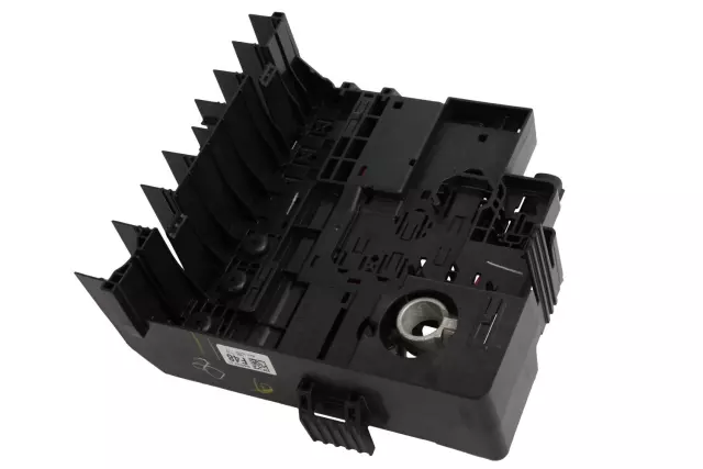 84646134 - Underhood Battery Distribution Fuse Block 2019-2024 GM | GM ...