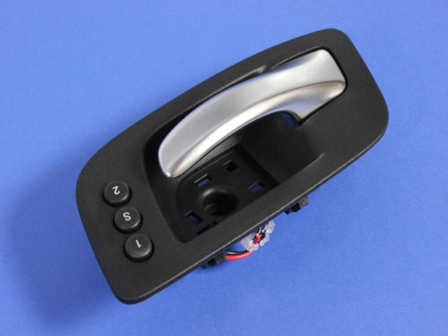 Door Trim Panels-Front and Rear for 2013 Chrysler 300 | Mopar Factory Parts