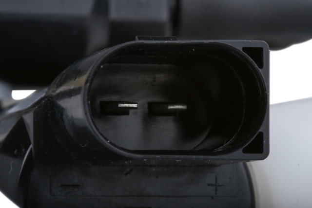 84816822 - Windshield Washer Solvent Container 2021-2022 GM | GM ...