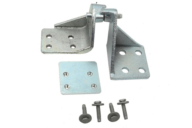 1996-2020 GM Passenger Side Door Lower Hinge 15994458 | GetOEMParts.com