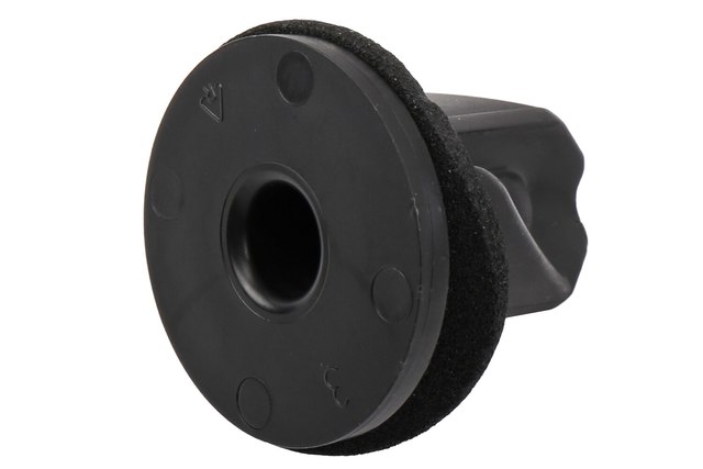 2007-2014 GM Tail Lamp Retainer 11562160 | TascaParts.com