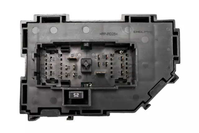 2008-2011 GM Fuse Block 20828606 | Hadwin-White Parts