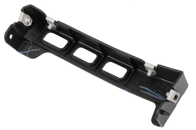 2018-2020 Chevrolet Equinox Front Driver Side Wheelhouse Liner Bracket ...