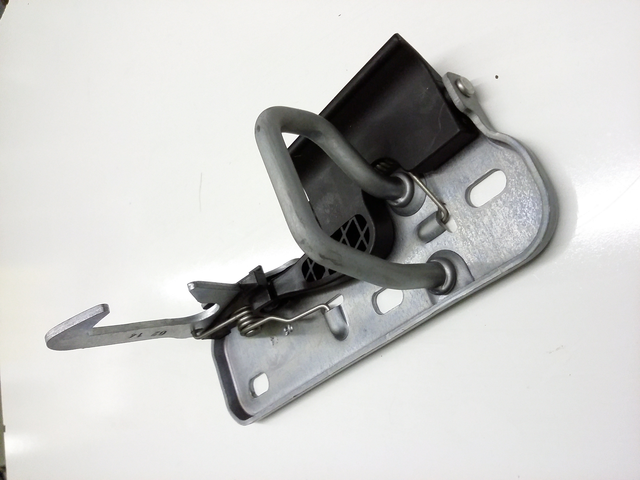 2005-2018 Volkswagen Safety Catch 1K0-823-480 | OEM Parts Online