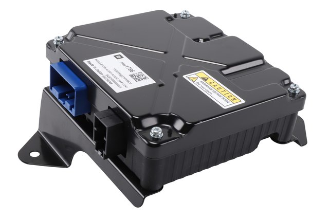 Accessory AC and DC Power Control Module with Bracket 84981766 | QuirkParts