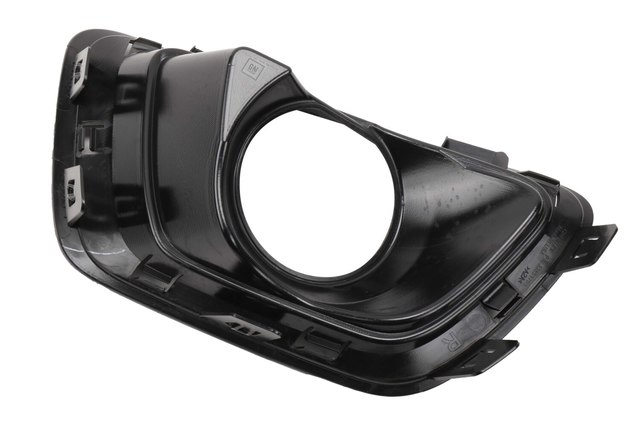 2015-2020 Chevrolet Colorado Passenger Side Front Fog Lamp Bezel ...