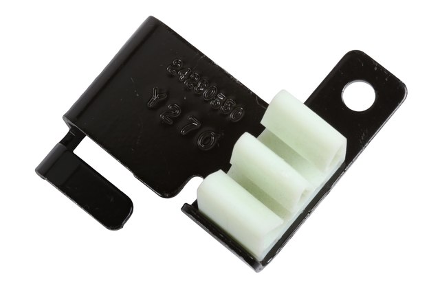 2019-2023 GM Transmission Fluid Cooler Pipe Bracket 24290350 ...