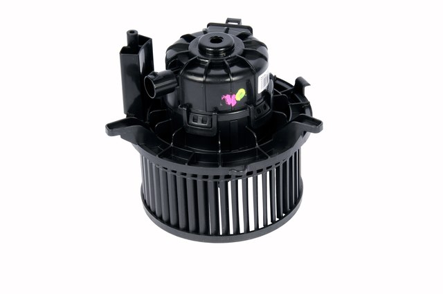2013-2017 GM Heating and Air Conditioning Blower Motor with Wheel ...
