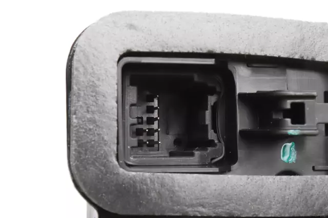 (Replaces 13553116) Latch 13560689 GM | GMPartsDirect.com