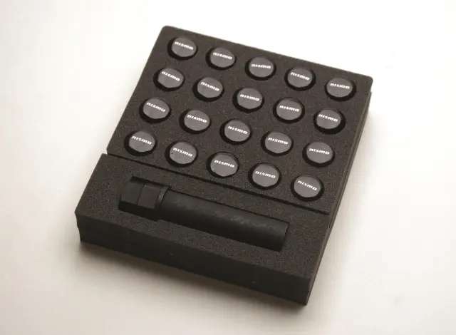 2009-2020 Nissan GT-R Lug Set 7 with LOGO LMGT4 S/S 40220 RN810. 40220 ...