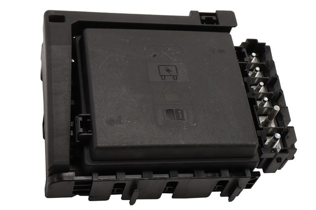 84572690 GM Engine Wiring Harness Junction Block | GM Parts Store