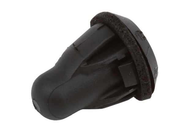 2005-2017 GM Tail Lamp Retainer 11610705 | GMPartsDirect.com