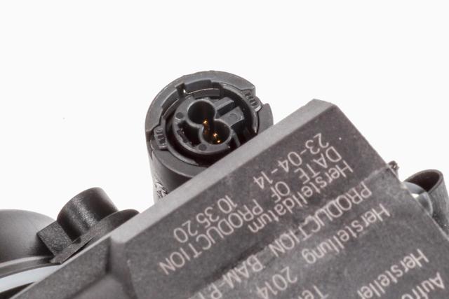 Light Platinum Driver Seat Belt with Retractor and Pre-Tensioner ...