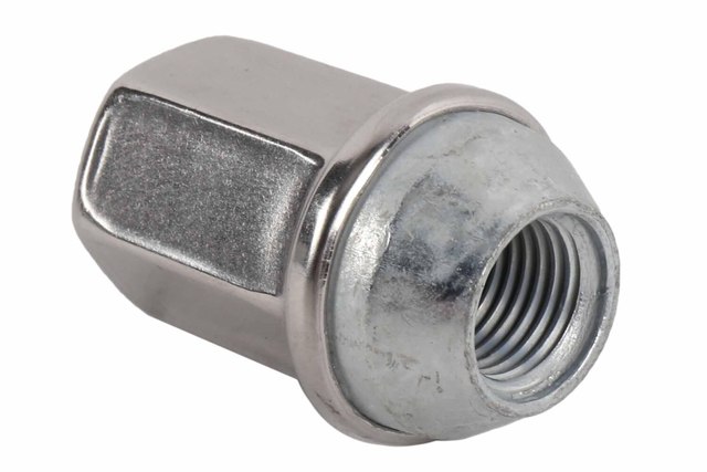 9596070 - Wheel Lug Nut with Stainless Steel Cap - 2007-2022 GM | World ...