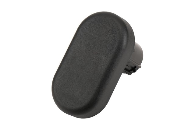 2014-2022 GM Trailer Wiring Receptacle Cap 23173340 | GMPartsDirect.com