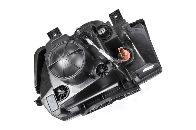 Genuine OEM Passenger Side Headlamp Assembly Part# 23398036 Fits 2014 ...