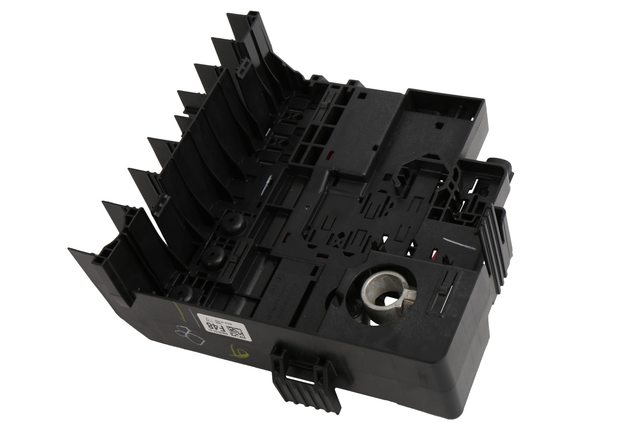 2019-2022 GM Underhood Battery Distribution Fuse Block 84646134 ...
