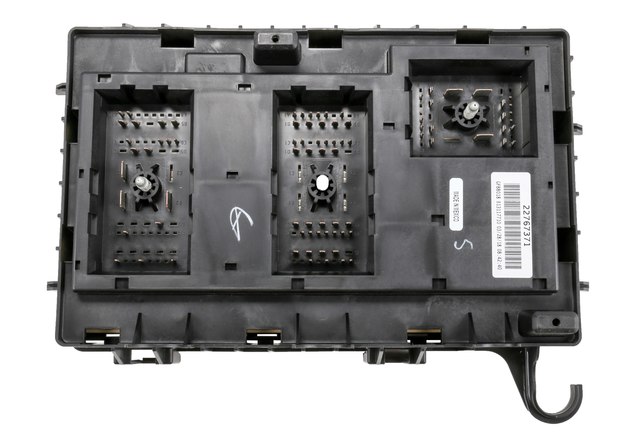 2013-2014 GM Accessory Wiring Junction Block 22767371 | GMPartsDirect.com