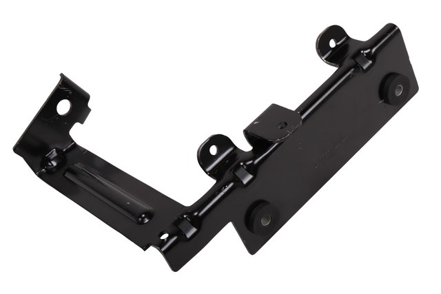 2014-2019 Cadillac CTS Driver Side Radiator Lower Bracket 23177550 ...