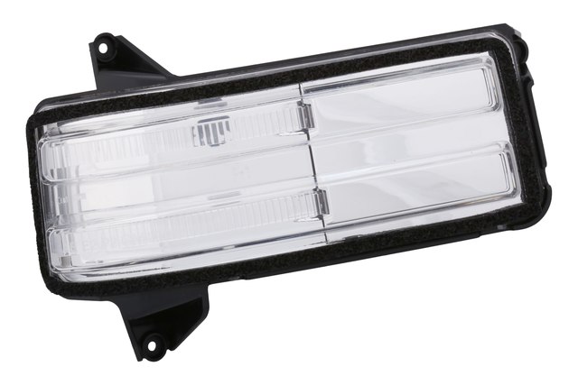 2020-2023 GM Front Passenger Side Clearance Lamp 84468926 ...