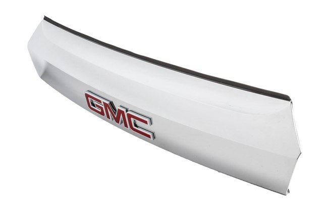 2016-2017 GMC Terrain Bright Chrome Deck Lid Center Applique 23333998 ...