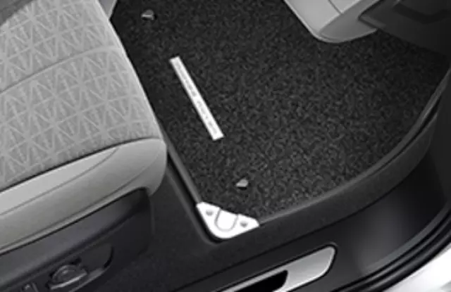 Shop Land Rover Floor Mats Online | OEM Parts Online
