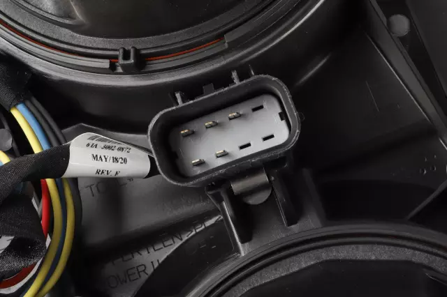 2014-2015 Chevrolet Silverado 1500 Driver Side Headlamp Kit 19370450 GM ...