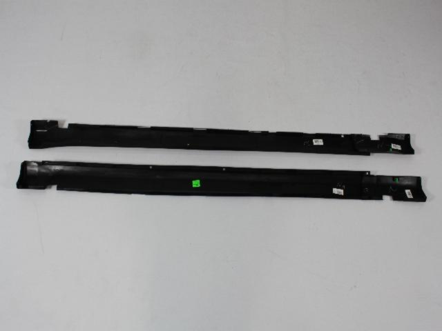 2008-2010 Dodge Charger Sill Cladding 1JQ77RXFAB | Mopar Factory Parts
