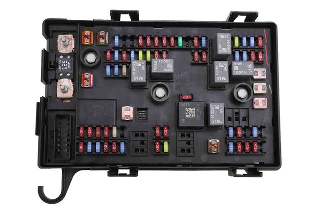 2017-2019 GM Engine Wiring Harness Junction Block 84184430 ...