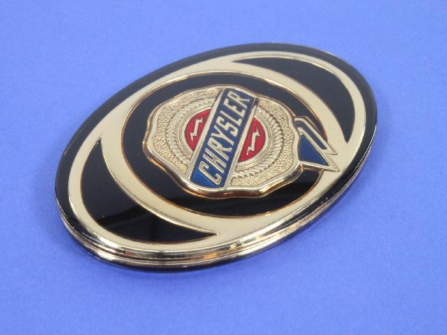 2005-2010 Chrysler 2005-2010 Chrysler 300 Town & Country Grille Emblem ...