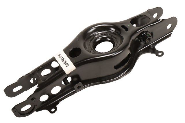 2020-2022 Cadillac CT4 Rear Passenger Side Lower Control Arm 84196849 ...