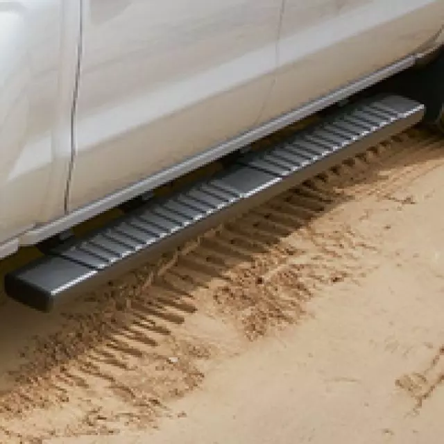 2014-2019 GM Running Board Step 84106506 GM | GMPartsDirect.com