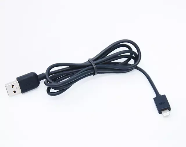 2015-2017 Hyundai Charging Cable (8 Pin To USB) 08620-00100 | QuirkParts