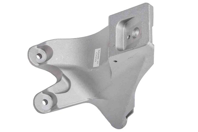 2016-2020 Cadillac CT6 Passenger Side Engine Mount Bracket 23221618 ...