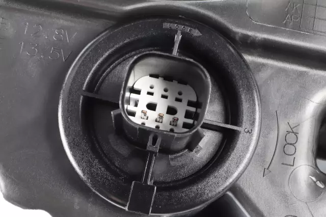 2022-2024 Chevrolet Headlamp 85596374 GM | GMPartsDirect.com