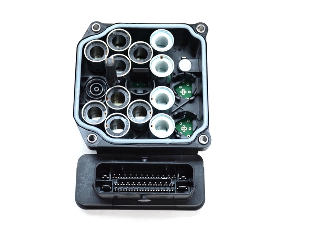 Keys, Modules and Engine Controllers for 2011 Jeep Grand Cherokee ...