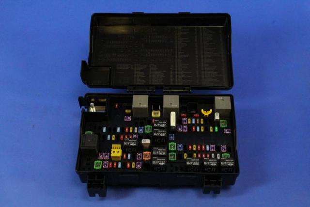 2014 Jeep Grand Cherokee Intelligent Power Power Distribution Center ...