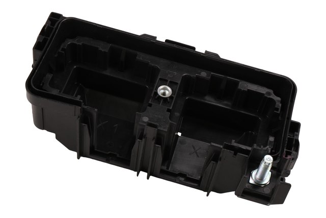 2020-2021 Cadillac Engine Wiring Harness Fuse Block Bracket 84760130 ...