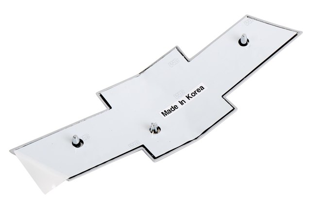 2010-2015 Chevrolet Equinox Front Bumper Fascia Bowtie Logo 22760645 ...