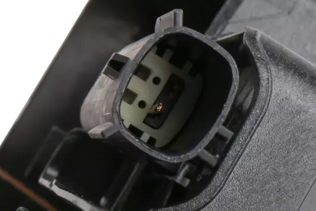 84646134 - Underhood Battery Distribution Fuse Block 2019-2025 GM | GM ...