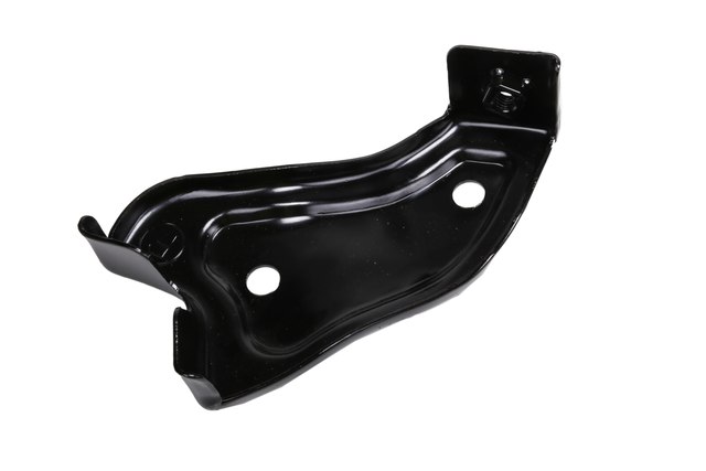 2013-2016 Chevrolet Passenger Side Front Fender Front Lower Bracket ...