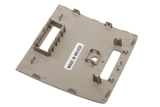 2014-2018 GM Shale Roof Console Opening Trim Plate 23104431 ...