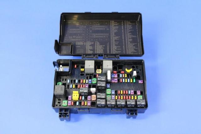 68243512AC - Grille Applique - 2017-2020 Mopar | Mopar America