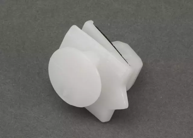 2009-2021 Subaru Tail Lamp Clip 909150032 | Subaru Parts Store