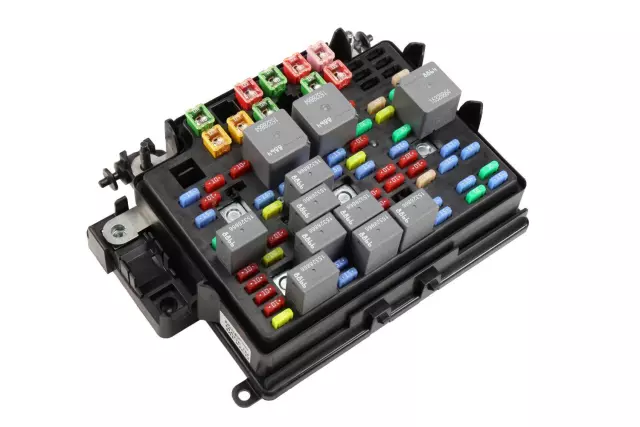 2004-2006 GM Engine Wiring Harness Junction Block 15786043 GM ...