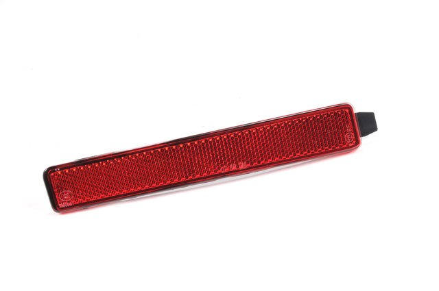 2007-2016 GM Passenger Side Rear Reflector 25881882 | GMPartsDirect.com