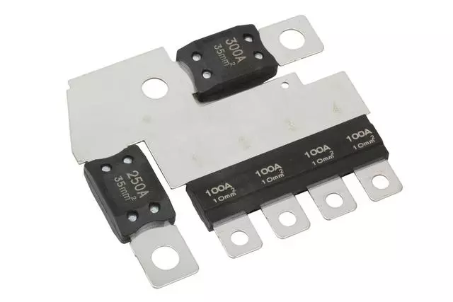 Battery Distribution Fuse Block 23270100 GM | GMPartsDirect.com