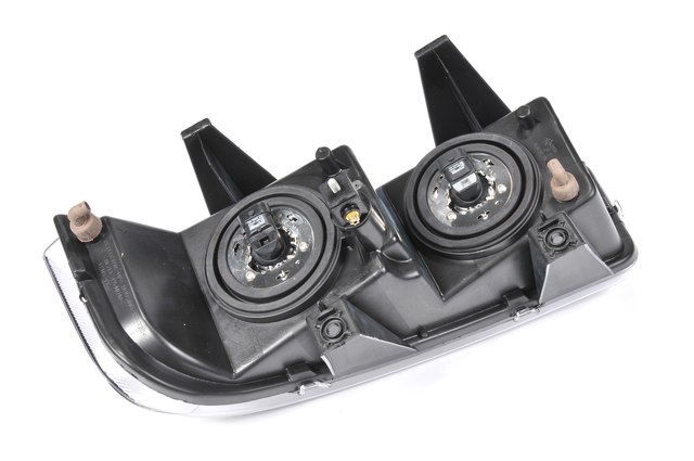 Passenger Side Headlamp Assembly (Replaces 15879432) 85577295 ...