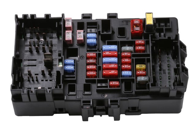 2016-2020 GM Driver Side Instrument Panel Wiring Harness Junction Block ...