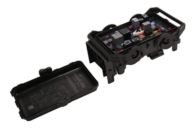 2020-2021 Chevrolet Malibu Engine Wiring Harness Junction Block ...